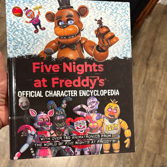 Scholastic | Toys | Scholastic Five Nights At Freddys Animatronic Guide ...